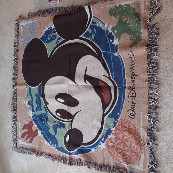 Disney | Accents | Like New Disney World Throw Blanket | Poshmark